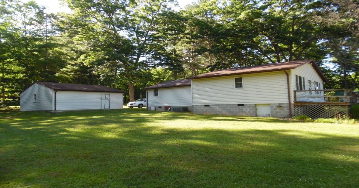 Red Oak Realty, wv Seebert/Hillsboro..Location..Location..Location...2 ...